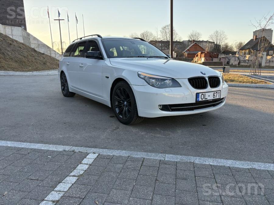 White BMW 520 2008 in Rezekne, with an engine capacity of 2.00 L and mileage of 294 thousand km for 4700 €, photo 8 on AUTOMOTO.COM.LV