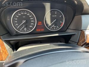 Balts BMW 520 2008 Saldus, ar dzinēja tilpumu 2.00 L un nobraukumu 341 tūkst. km par 4650 €, foto 13 vietnē AUTOMOTO.COM.LV