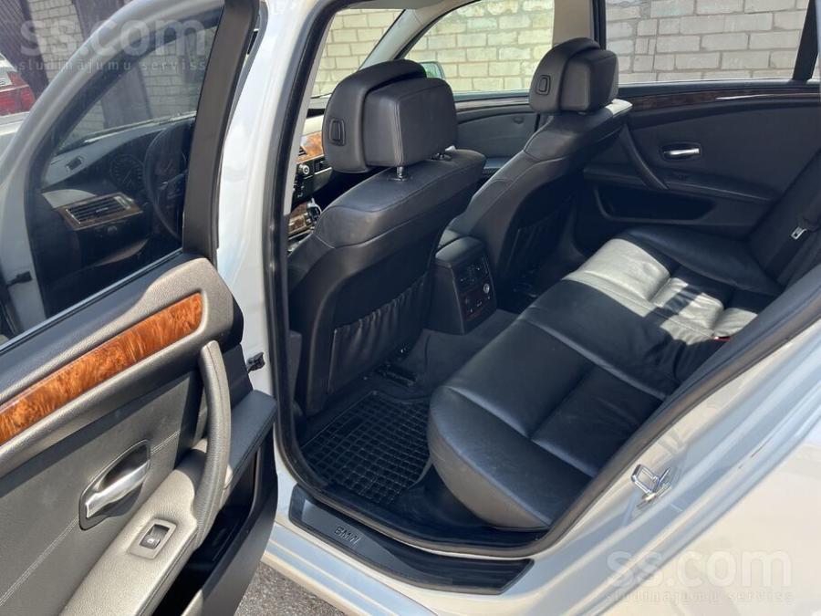 Balts BMW 520 2008 Saldus, ar dzinēja tilpumu 2.00 L un nobraukumu 341 tūkst. km par 4650 €, foto 14 vietnē AUTOMOTO.COM.LV