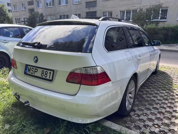 White BMW 520 2008 in Vilnius, with an engine capacity of 2.00 L and mileage of 411 thousand km for 2550 €, photo 6 on AUTOMOTO.COM.LV