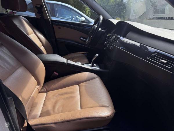 White BMW 520 2008 in Vilnius, with an engine capacity of 2.00 L and mileage of 411 thousand km for 2550 €, photo 8 on AUTOMOTO.COM.LV