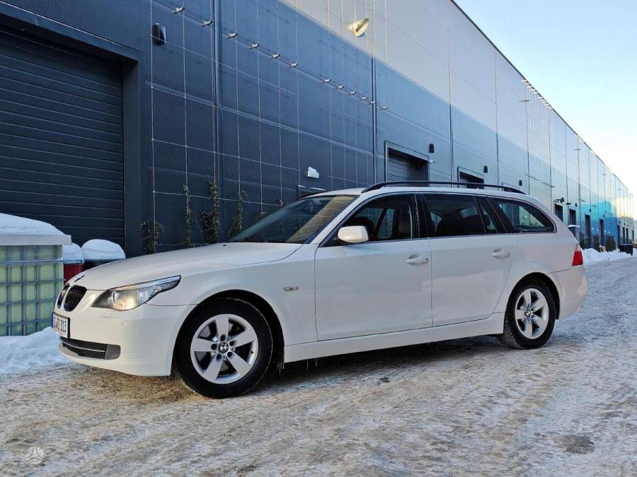 White BMW 520 2009 in Klaipeda, with an engine capacity of 2.00 L and mileage of 246 thousand km for 5550 €, photo 4 on AUTOMOTO.COM.LV