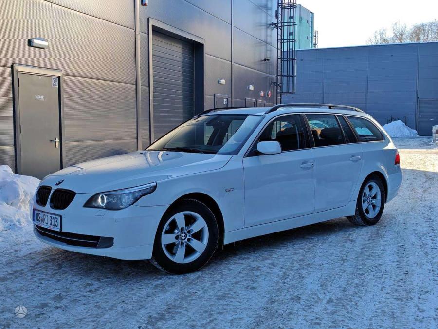 White BMW 520 2009 in Klaipeda, with an engine capacity of 2.00 L and mileage of 246 thousand km for 5550 €, photo 13 on AUTOMOTO.COM.LV