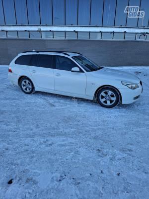 White BMW 520 2009 in Vilnius, with an engine capacity of 2.00 L and mileage of 274 thousand km for 4150 €, photo 2 on AUTOMOTO.COM.LV