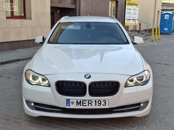 White BMW 520 2010 in Silute, with an engine capacity of 2.00 L and mileage of 321 thousand km for 7200 €, photo 6 on AUTOMOTO.COM.LV