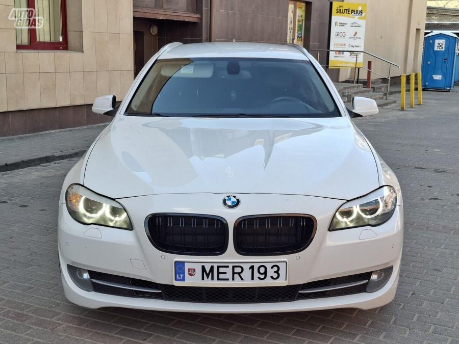 White BMW 520 2010 in Silute, with an engine capacity of 2.00 L and mileage of 321 thousand km for 7200 €, photo 7 on AUTOMOTO.COM.LV