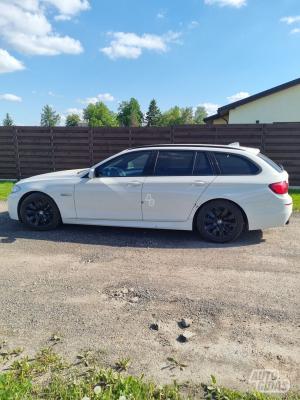 White BMW 520 2010 in Vievis, with an engine capacity of 2.00 L and mileage of 312 thousand km for 6200 €, photo 10 on AUTOMOTO.COM.LV