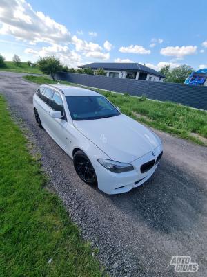 White BMW 520 2010 in Vievis, with an engine capacity of 2.00 L and mileage of 312 thousand km for 6200 €, photo 15 on AUTOMOTO.COM.LV