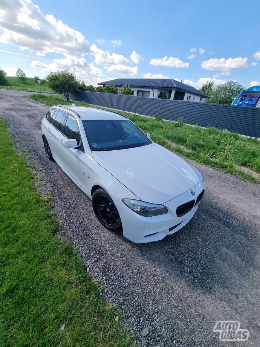 White BMW 520 2010 in Vievis, with an engine capacity of 2.00 L and mileage of 312 thousand km for 6200 €, photo 15 on AUTOMOTO.COM.LV