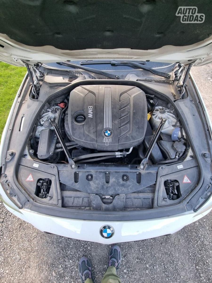 White BMW 520 2010 in Vievis, with an engine capacity of 2.00 L and mileage of 312 thousand km for 6200 €, photo 25 on AUTOMOTO.COM.LV