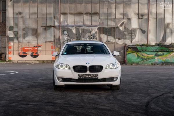 Balts BMW 520 2010 Klaipėda, ar dzinēja tilpumu 2.00 L un nobraukumu 290 tūkst. km par 6700 €, foto 2 vietnē AUTOMOTO.COM.LV