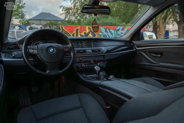 Белый БМВ 520 2010 в Клайпеда, объемом двигателя 2.00 л и пробегом 290 тыс. км за 6700 €, фото 10 на AUTOMOTO.COM.LV