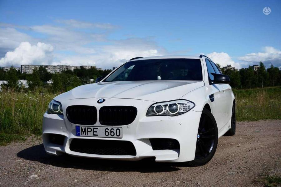 White BMW 520 2010 in Vilnius, with an engine capacity of 2.00 L and mileage of 340 thousand km for 7700 €, photo 3 on AUTOMOTO.COM.LV