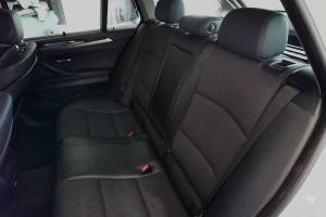 White BMW 520 2010 in Vilnius, with an engine capacity of 2.00 L and mileage of 340 thousand km for 7700 €, photo 10 on AUTOMOTO.COM.LV