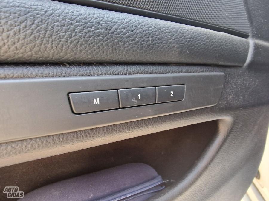 Balts BMW 520 2010 Viļņa, ar dzinēja tilpumu 2.00 L un nobraukumu 288 tūkst. km par 7500 €, foto 12 vietnē AUTOMOTO.COM.LV