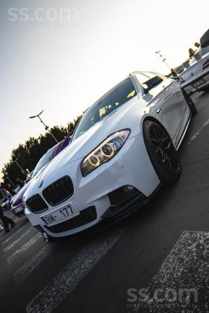 White BMW 520 2011 in Riga, with an engine capacity of 2.00 L and mileage of 285 thousand km for 13800 €, photo 17 on AUTOMOTO.COM.LV