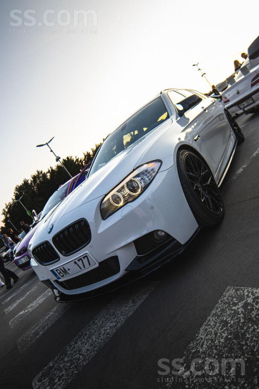 White BMW 520 2011 in Riga, with an engine capacity of 2.00 L and mileage of 285 thousand km for 13800 €, photo 17 on AUTOMOTO.COM.LV