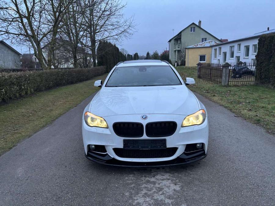 White BMW 520 2011 in Jurbarkas, with an engine capacity of 2.00 L and mileage of 233 thousand km for 10500 €, photo 4 on AUTOMOTO.COM.LV