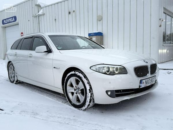 White BMW 520 2011 in Silute, with an engine capacity of 2.00 L and mileage of 300 thousand km for 5999 €, photo 1 on AUTOMOTO.COM.LV
