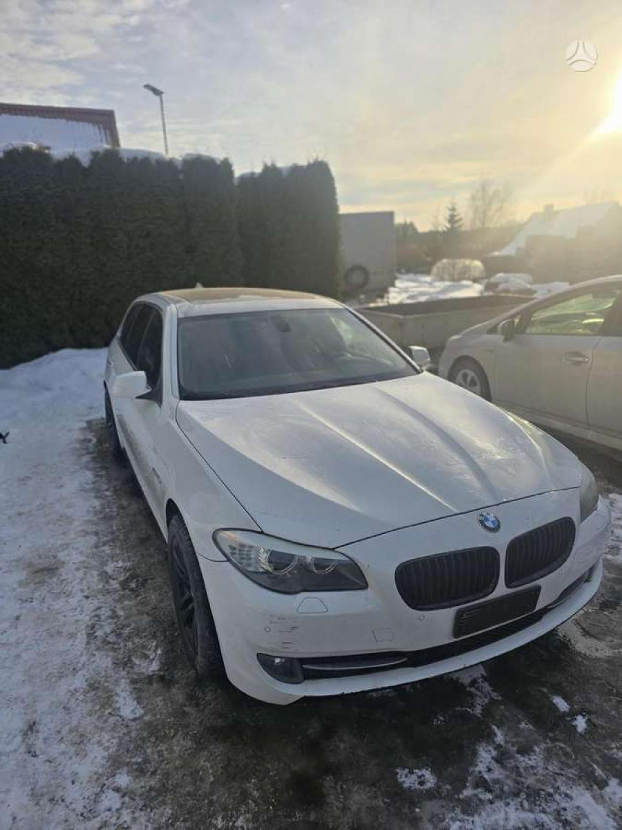 Balts BMW 520 2011 Viļņa, ar dzinēja tilpumu 0.00 L un nobraukumu 297 tūkst. km par 4666 €, foto 1 vietnē AUTOMOTO.COM.LV