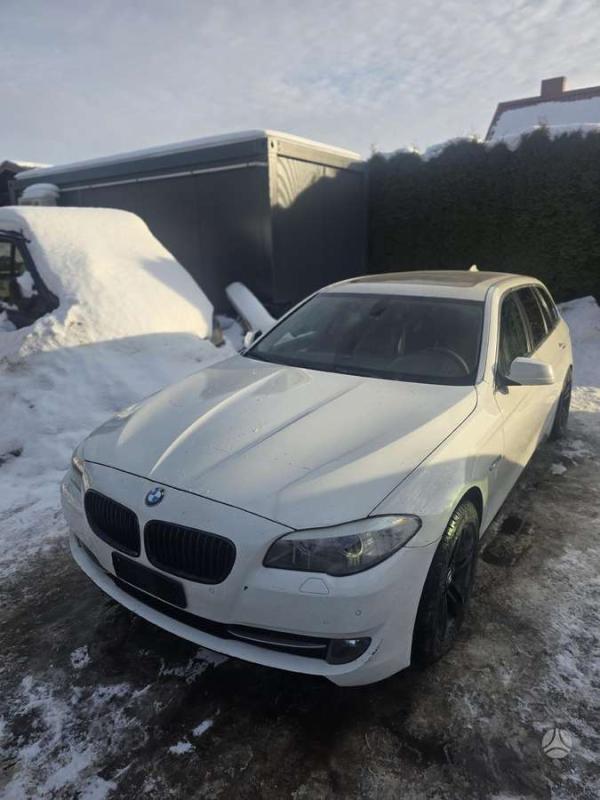 Balts BMW 520 2011 Viļņa, ar dzinēja tilpumu 0.00 L un nobraukumu 297 tūkst. km par 4666 €, foto 2 vietnē AUTOMOTO.COM.LV