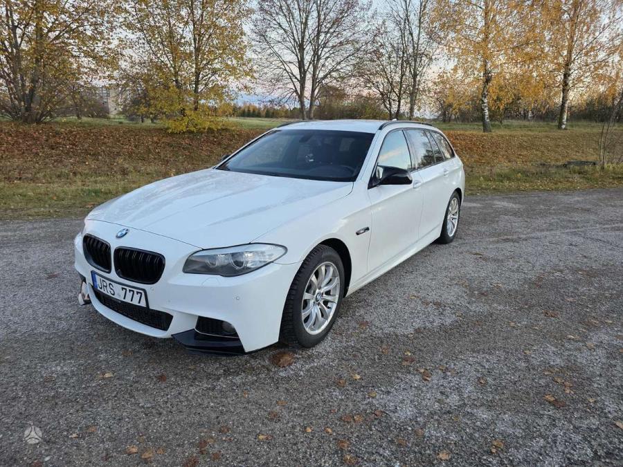 White BMW 520 2011 in Kaunas, with an engine capacity of 2.00 L and mileage of 330 thousand km for 8399 €, photo 2 on AUTOMOTO.COM.LV