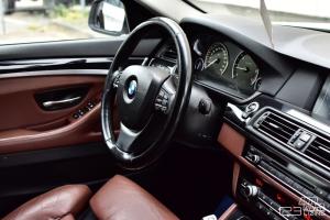 White BMW 520 2011 in Kretinga, with an engine capacity of 2.00 L and mileage of 342 thousand km for 6999 €, photo 31 on AUTOMOTO.COM.LV