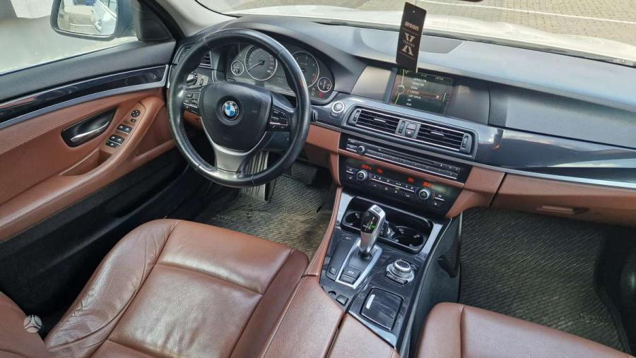 Balts BMW 520 2011 Kauņa, ar dzinēja tilpumu 2.00 L un nobraukumu 341 tūkst. km par 7350 €, foto 7 vietnē AUTOMOTO.COM.LV