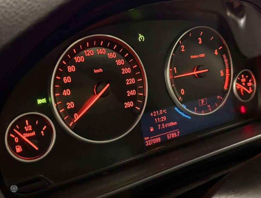 White BMW 520 2011 in Marijampole, with an engine capacity of 2.00 L and mileage of 327 thousand km for 8950 €, photo 4 on AUTOMOTO.COM.LV