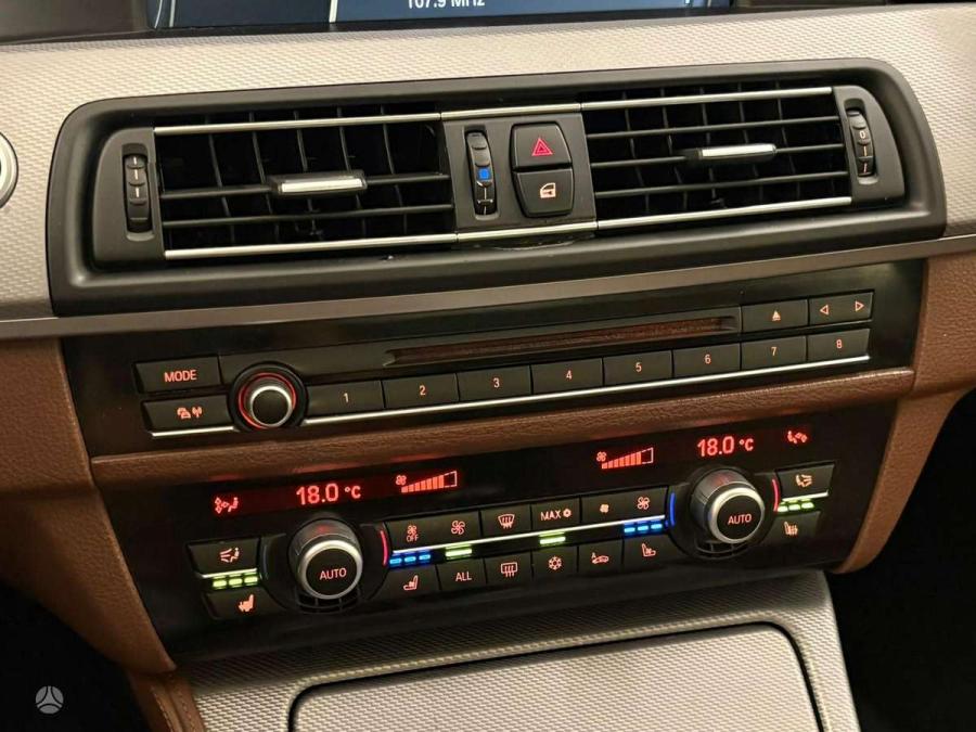 White BMW 520 2011 in Marijampole, with an engine capacity of 2.00 L and mileage of 327 thousand km for 8950 €, photo 6 on AUTOMOTO.COM.LV