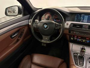 White BMW 520 2011 in Marijampole, with an engine capacity of 2.00 L and mileage of 327 thousand km for 8950 €, photo 18 on AUTOMOTO.COM.LV