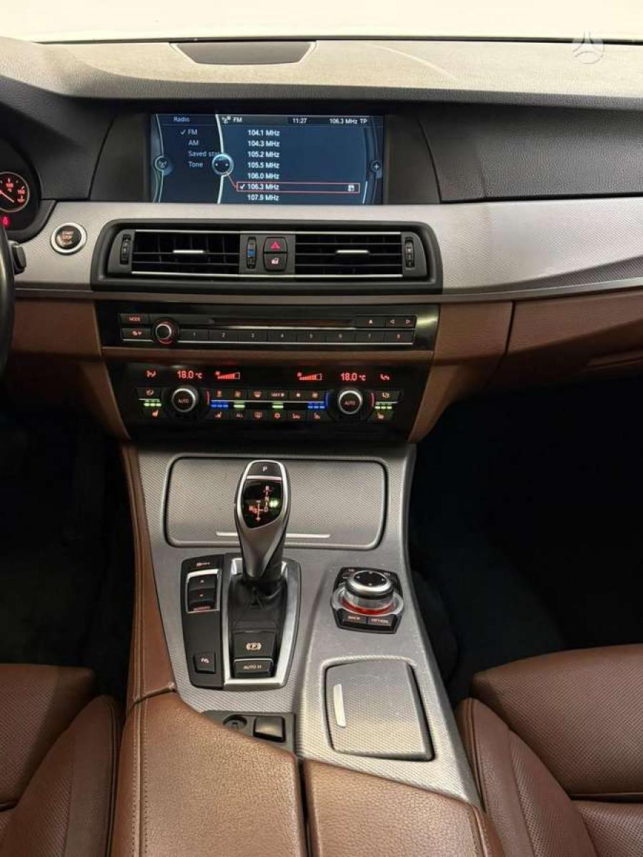 White BMW 520 2011 in Marijampole, with an engine capacity of 2.00 L and mileage of 327 thousand km for 8950 €, photo 19 on AUTOMOTO.COM.LV
