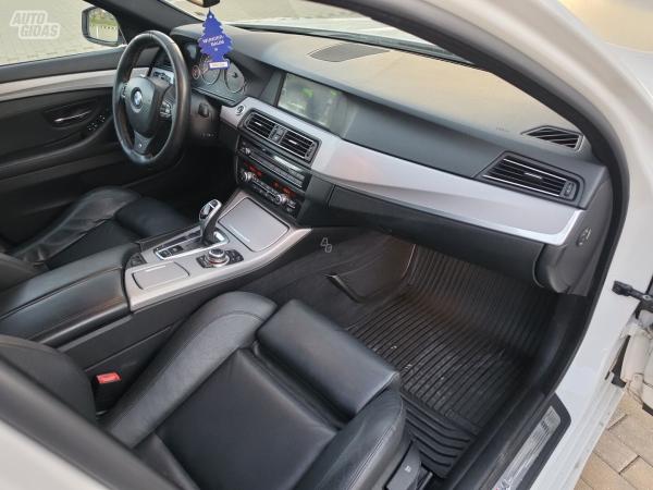 White BMW 520 2011 in Kaunas, with an engine capacity of 2.00 L and mileage of 326 thousand km for 9299 €, photo 10 on AUTOMOTO.COM.LV