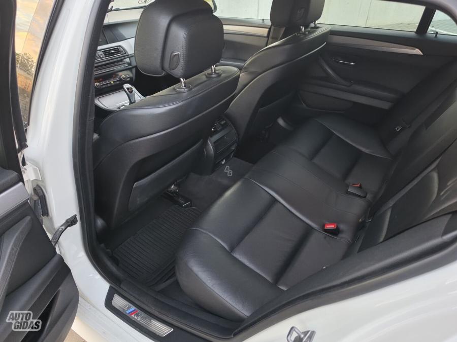 White BMW 520 2011 in Kaunas, with an engine capacity of 2.00 L and mileage of 326 thousand km for 9299 €, photo 12 on AUTOMOTO.COM.LV