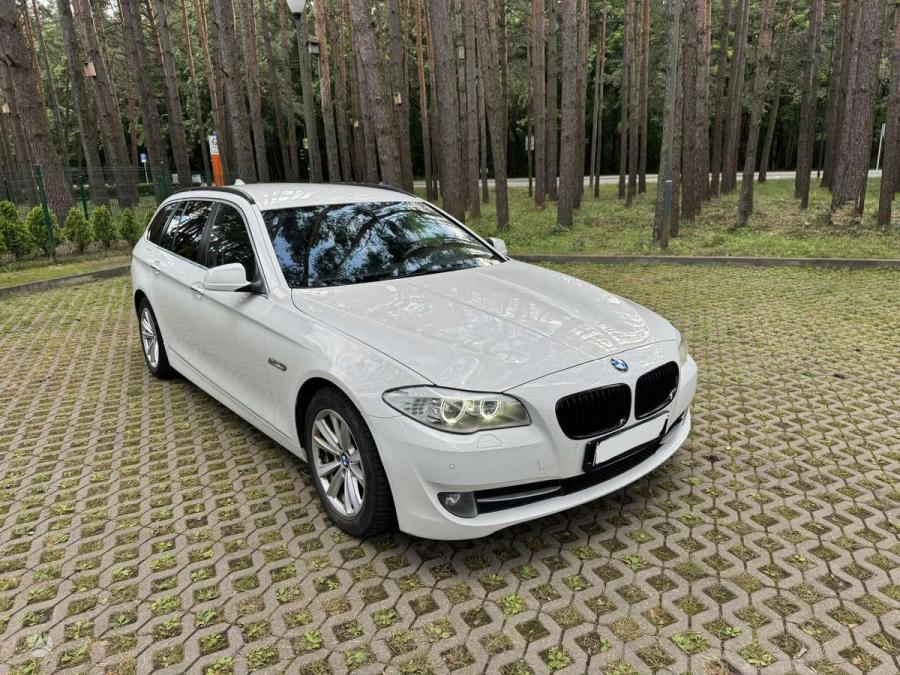 Белый БМВ 520 2011 в Каунас, объемом двигателя 2.00 л и пробегом 280 тыс. км за 7500 €, фото 4 на AUTOMOTO.COM.LV