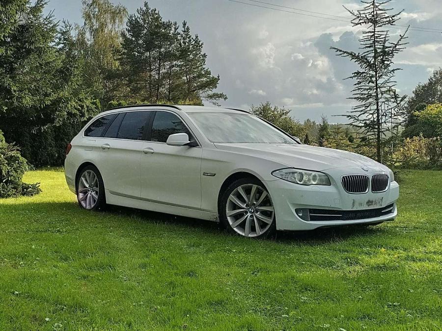 Balts BMW 520 2011 Viļņa, ar dzinēja tilpumu 2.00 L un nobraukumu 326 tūkst. km par 4990 €, foto 3 vietnē AUTOMOTO.COM.LV