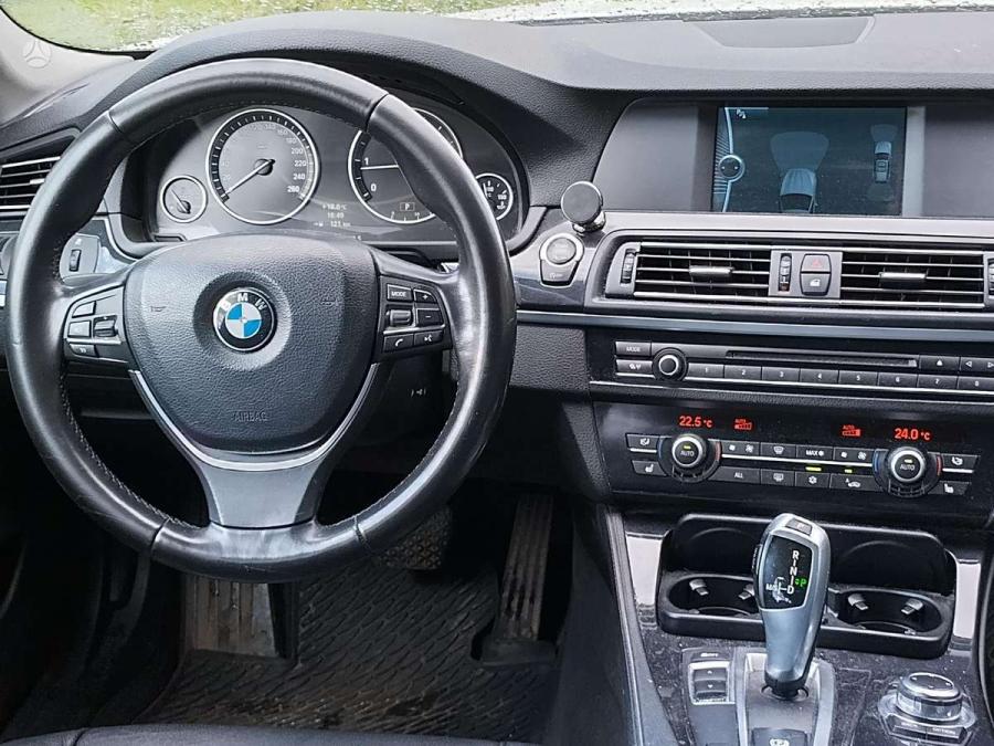 Balts BMW 520 2011 Viļņa, ar dzinēja tilpumu 2.00 L un nobraukumu 326 tūkst. km par 4990 €, foto 9 vietnē AUTOMOTO.COM.LV