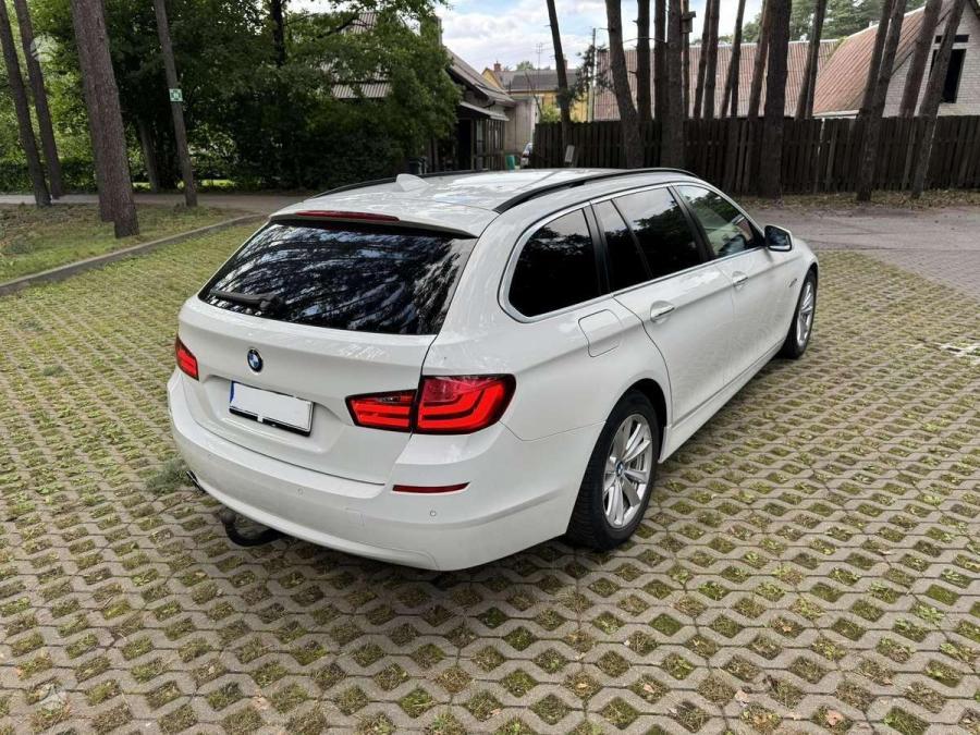Balts BMW 520 2011 Kauņa, ar dzinēja tilpumu 2.00 L un nobraukumu 280 tūkst. km par 6999 €, foto 3 vietnē AUTOMOTO.COM.LV
