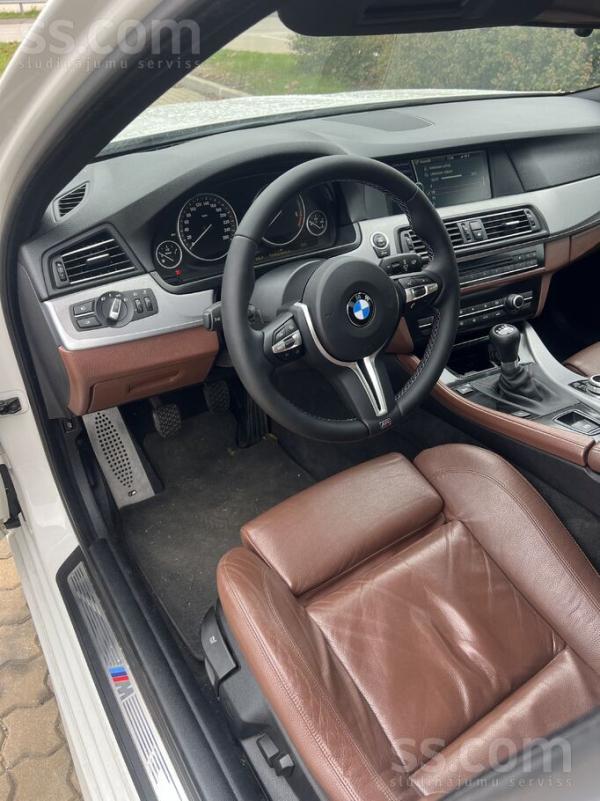 White BMW 520 2011 in Riga, with an engine capacity of 2.00 L and mileage of 280 thousand km for 6500 €, photo 10 on AUTOMOTO.COM.LV
