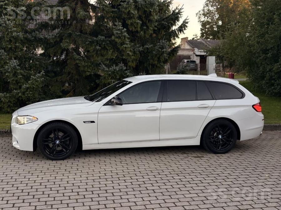 White BMW 520 2011 in Dobele, with an engine capacity of 2.00 L and mileage of 265 thousand km for 9385 €, photo 6 on AUTOMOTO.COM.LV