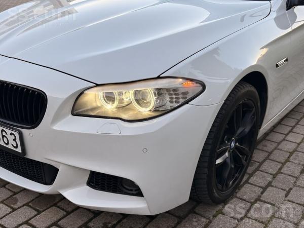 White BMW 520 2011 in Dobele, with an engine capacity of 2.00 L and mileage of 265 thousand km for 9385 €, photo 9 on AUTOMOTO.COM.LV