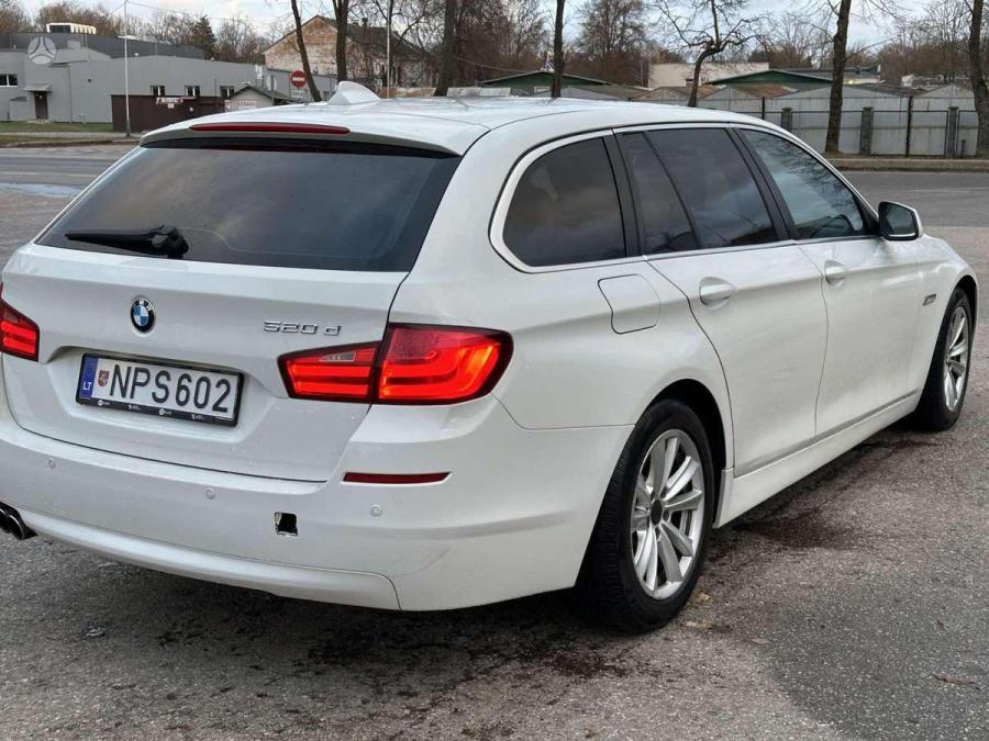 White BMW 520 2012 in Vilnius, with an engine capacity of 2.00 L and mileage of 250 thousand km for 5600 €, photo 7 on AUTOMOTO.COM.LV