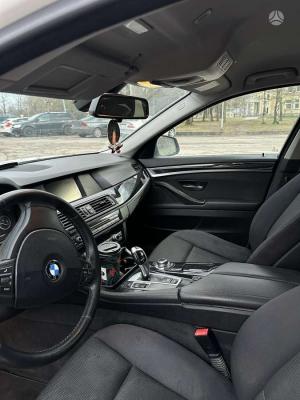 White BMW 520 2012 in Vilnius, with an engine capacity of 2.00 L and mileage of 250 thousand km for 5600 €, photo 10 on AUTOMOTO.COM.LV