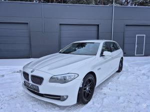 White BMW 520 2012 in Utena, with an engine capacity of 2.00 L and mileage of 333 thousand km for 5999 €, photo 9 on AUTOMOTO.COM.LV