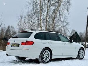 White BMW 520 2012 in Siauliai, with an engine capacity of 2.00 L and mileage of 259 thousand km for 10550 €, photo 4 on AUTOMOTO.COM.LV
