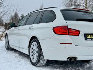 White BMW 520 2012 in Siauliai, with an engine capacity of 2.00 L and mileage of 259 thousand km for 10550 €, photo 7 on AUTOMOTO.COM.LV