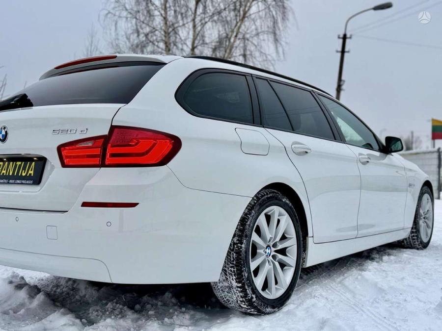 White BMW 520 2012 in Siauliai, with an engine capacity of 2.00 L and mileage of 259 thousand km for 10550 €, photo 8 on AUTOMOTO.COM.LV