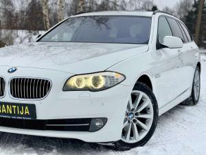 White BMW 520 2012 in Siauliai, with an engine capacity of 2.00 L and mileage of 259 thousand km for 10550 €, photo 16 on AUTOMOTO.COM.LV
