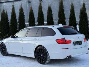 White BMW 520 2012 in Siauliai, with an engine capacity of 2.00 L and mileage of 290 thousand km for 9950 €, photo 7 on AUTOMOTO.COM.LV