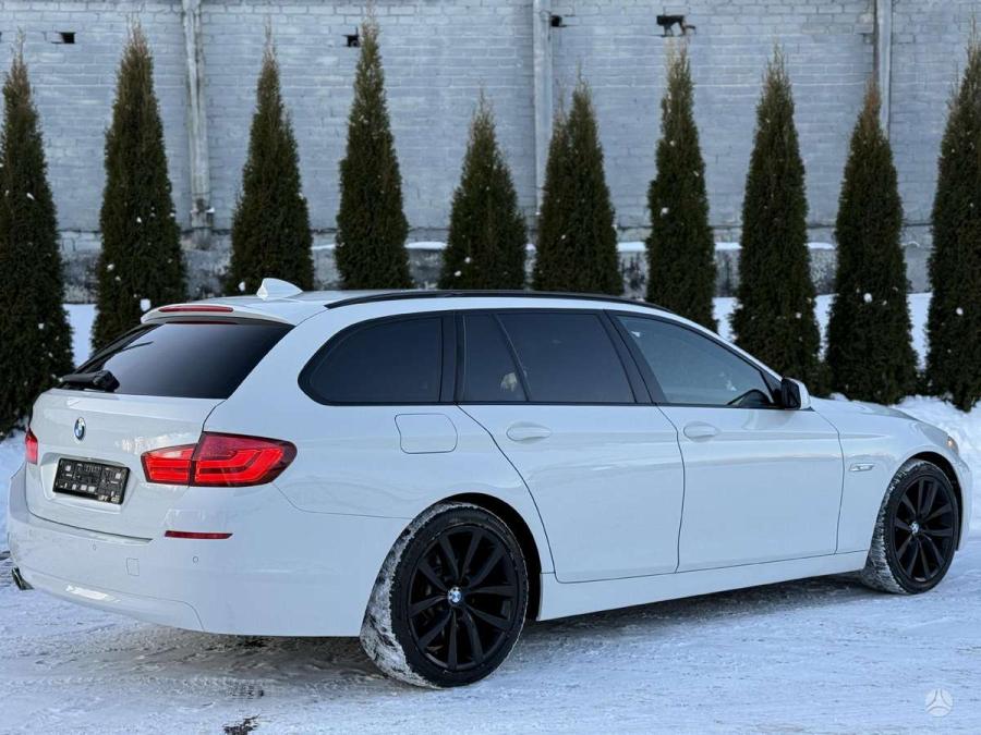 White BMW 520 2012 in Siauliai, with an engine capacity of 2.00 L and mileage of 290 thousand km for 9950 €, photo 8 on AUTOMOTO.COM.LV